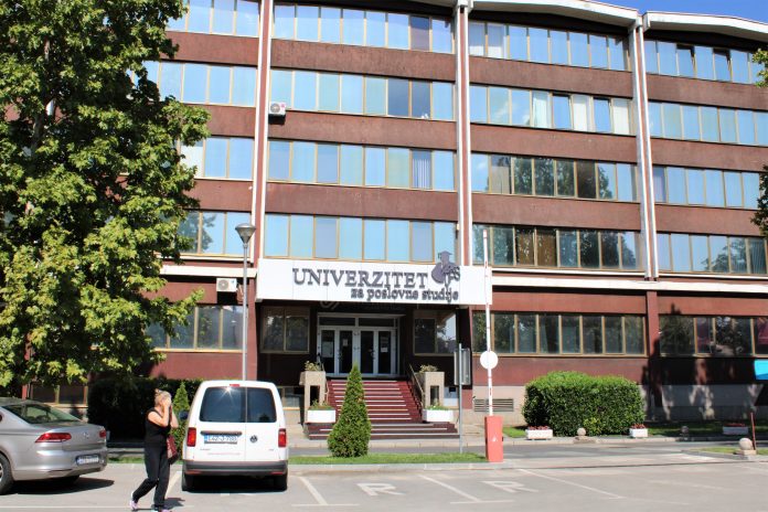 Univerzitet za poslovne studije radi bez akreditacije, na 3. spratu ples oko šipke, na 4 ...