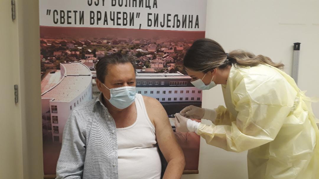 Akcenat vakcinacije treba staviti na mlađu populaciju | BN