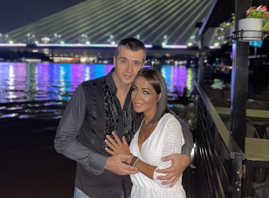 Marko Bulat otkrio da je njegova supruga Marija u teškom zdravstvenom ... Marko Bulat otkrio da je njegova supruga Marija u teškom zdravstvenom ...