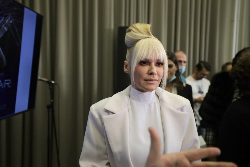 Nataša Bekvalac postala crnka! (FOTO) | BN