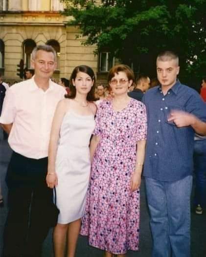 "Hvala mami i tati što su nas "trpili" i izveli na pravi put" | BN