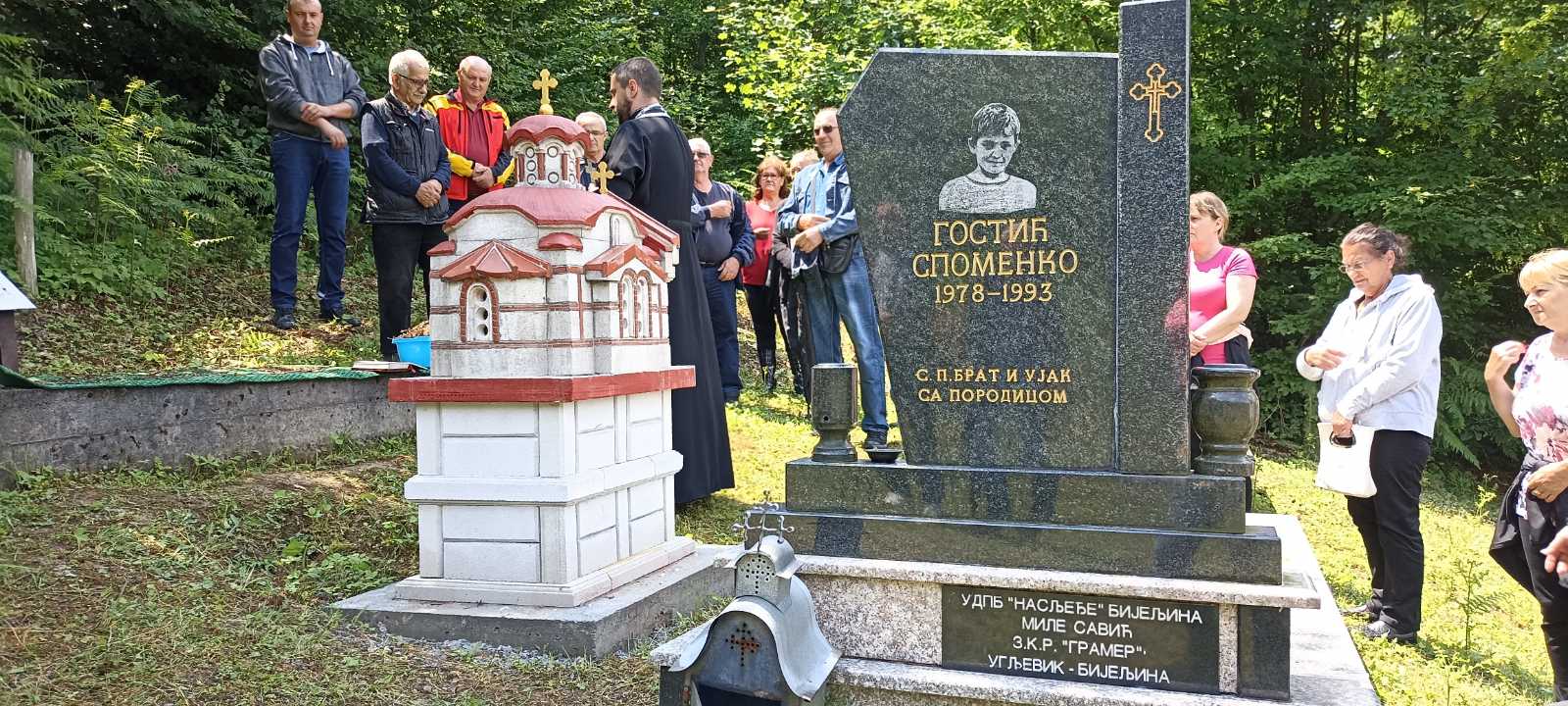 Osveštana spomen kapela pored grobnog mjesta Spomenka Gostića | BN