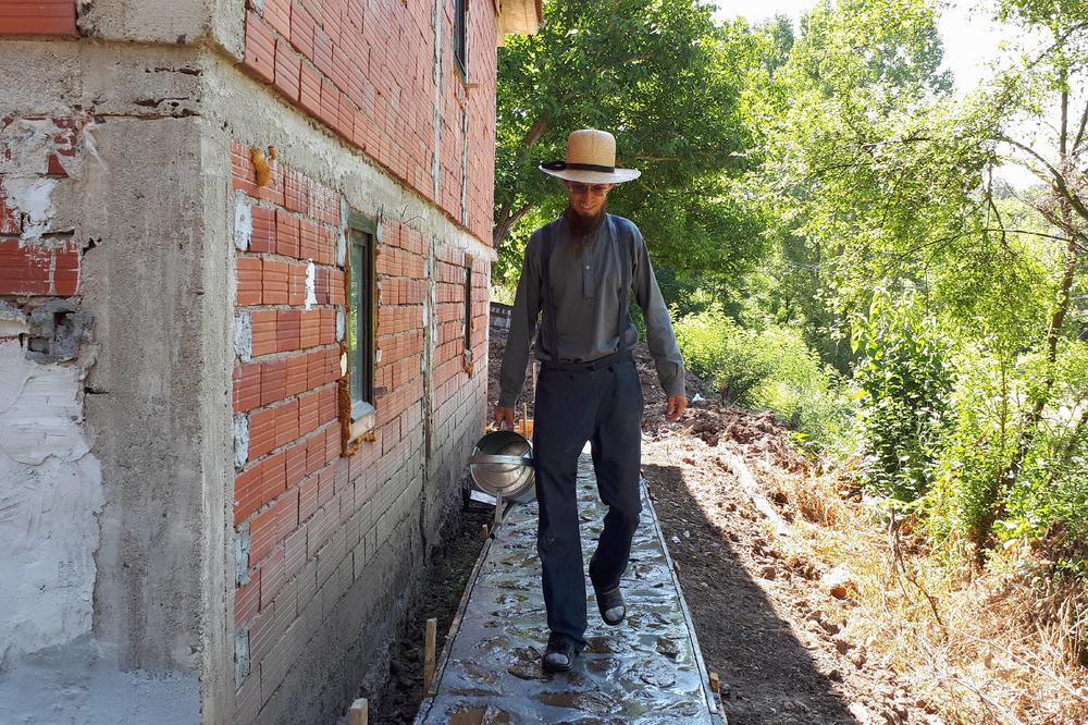 Jedini Amiši u Srbiji: Žive bez struje i novih tehnologija | BN