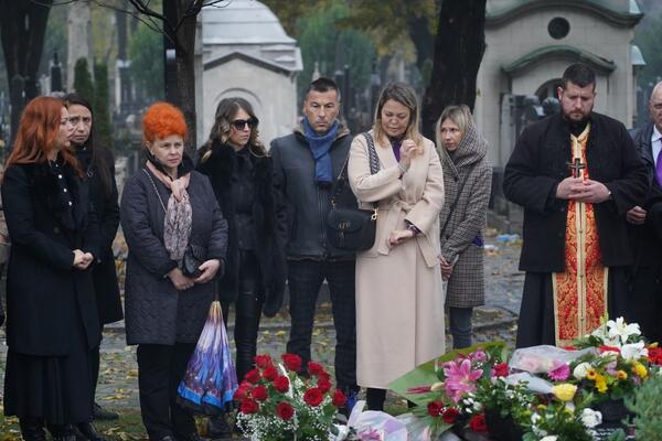 Potresne scene na pomenu Merimi Njegomir: Lepa zakukala na sav glas! | BN