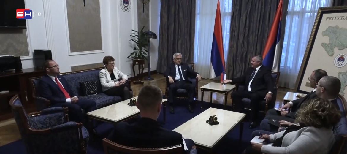 Borba za fotelje u punom jeku: Ko će u novu Vladu? | BN