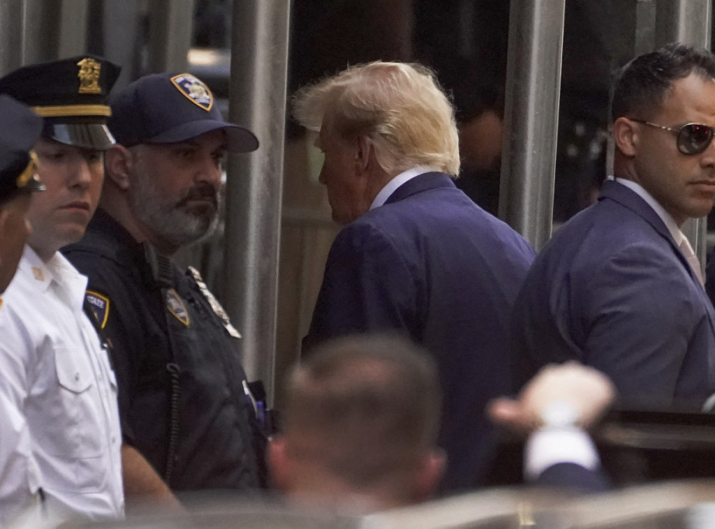 Donald Tramp se izjasnio da nije kriv, krenuo ka Floridi | BN