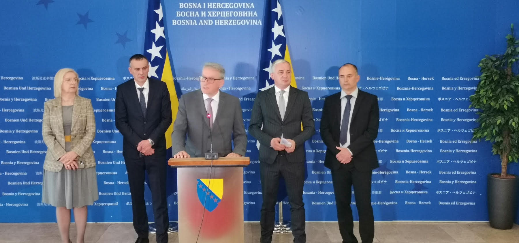 Opozicija Napustila Sjednicu Nema Uslova Za Rad Bn