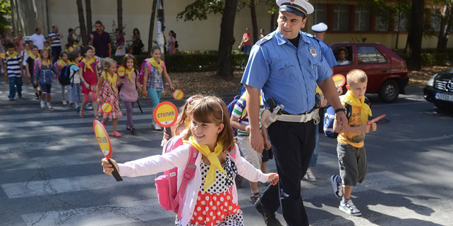 Od sutra će u svim školama biti prisutni policajci | BN