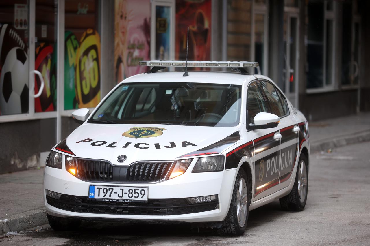 Zapalio sebe i policajca u Vitezu, zadobili opekotine | BN