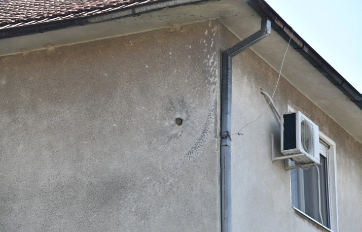 Ispaljena zolja na kuću u Batajnici, komšije u šoku | BN