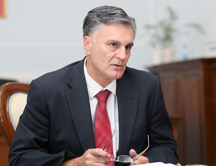 Oglasio se i ministar policije: Demantuje Šmita | BN
