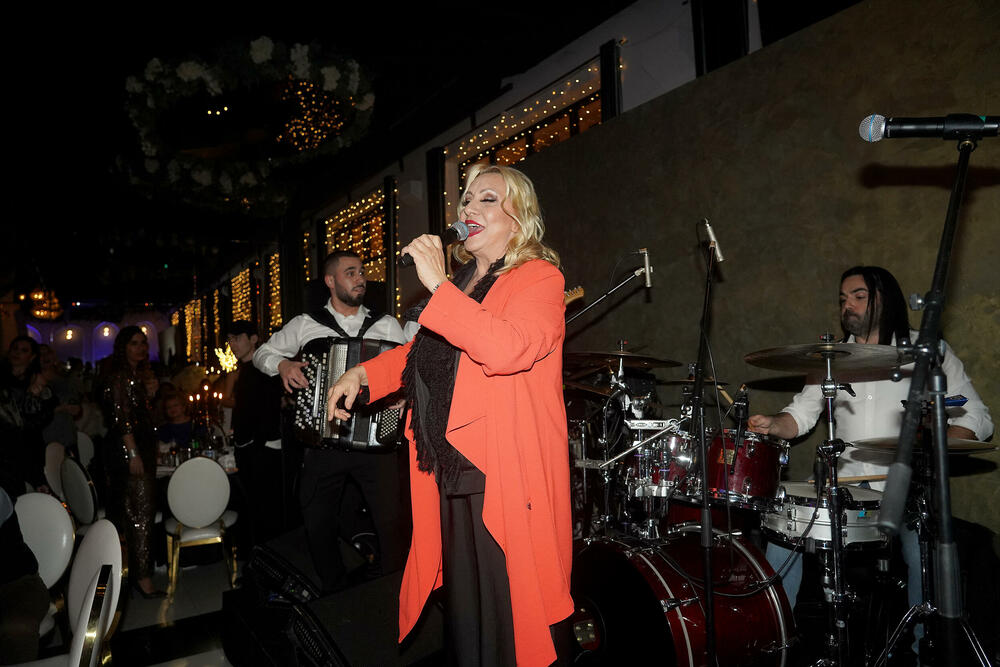 Veliki povratak Vesne Zmijanac na scenu! | BN