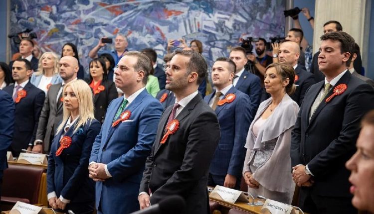 Crna Gora: Vlada kao Đekna, ka‘ će ne znamo! | BN