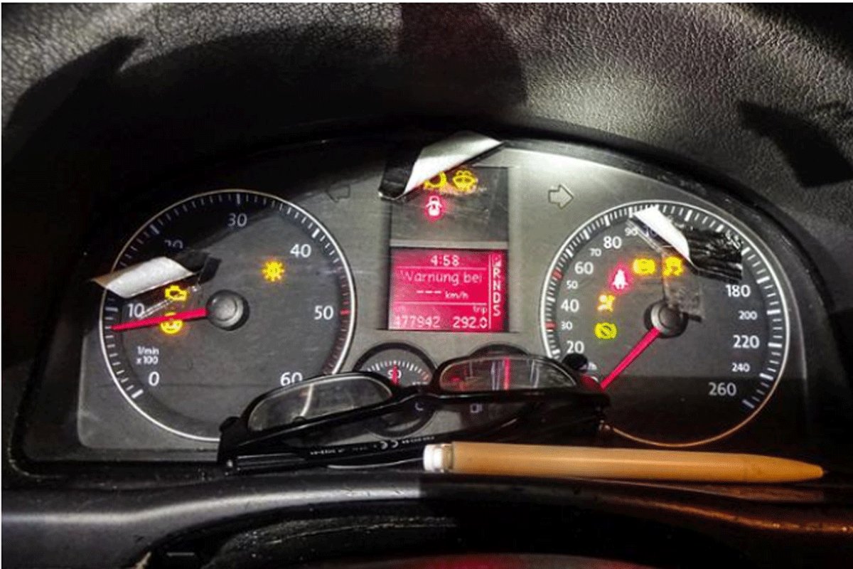 Originalan način borbe protiv kvarova na autu (FOTO) | BN