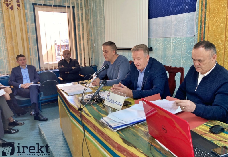 Izrada socijalne karte mrtvo slovo na papiru | BN