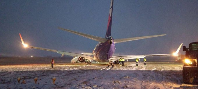 Avion sa 192 osobe izletio sa piste prilikom slijetanja | BN
