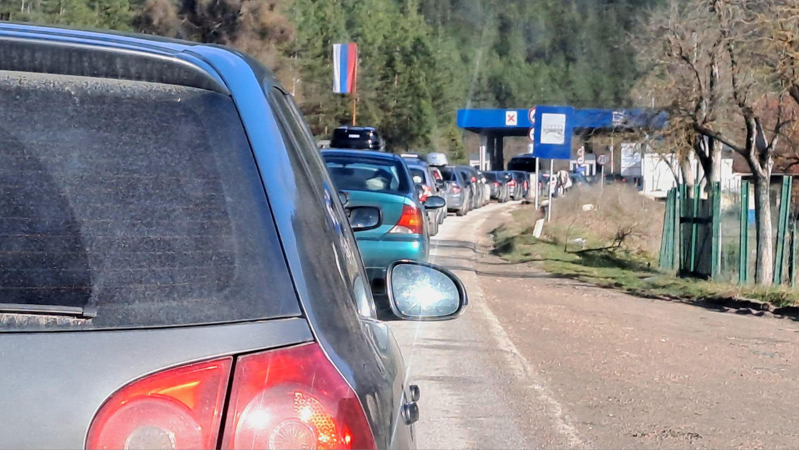 Velike gužve na prelazu Vardište kod Višegrada | BN Velike gužve na prelazu Vardište kod Višegrada | BN