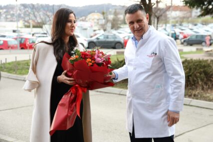 Tamara Vučić uručila inkubator UKC-u Srpskoj | BN