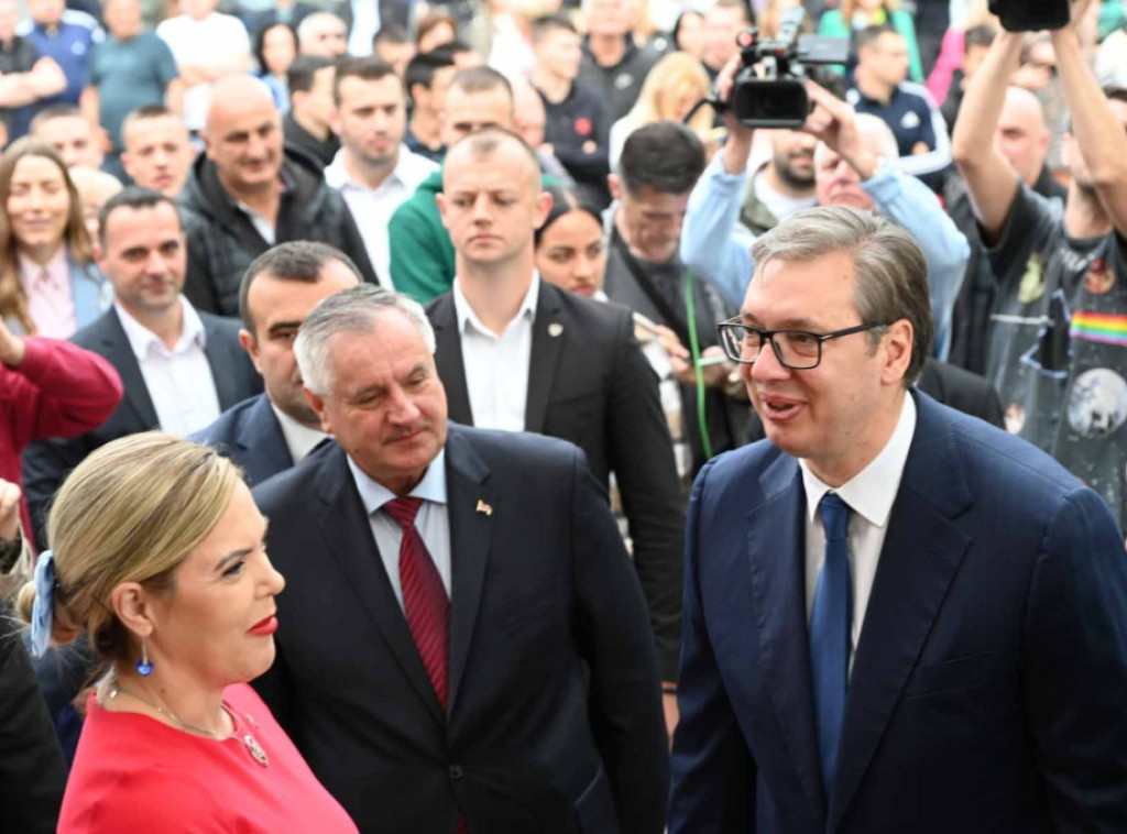 Vučić: Srbija će pomoći srpski narod ma gdje živio | BN