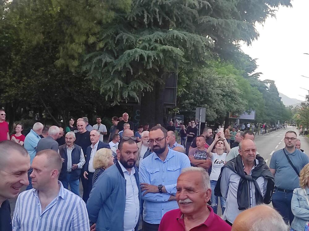 Podgorica: Protest zbog Rezolucije o Srebrenici | BN