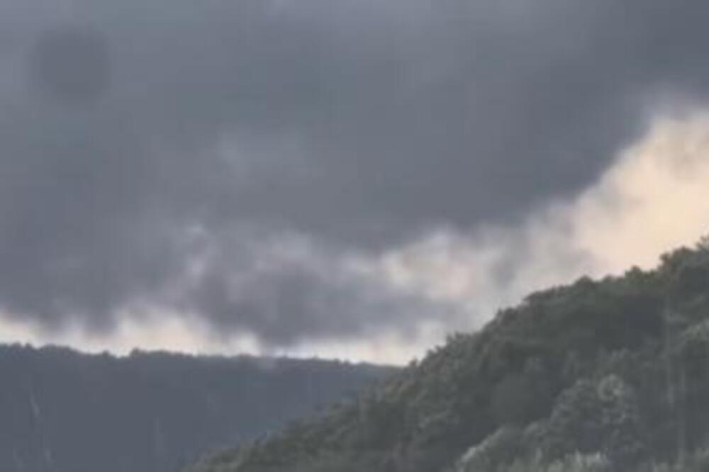 Jako nevrijeme pogodilo Srbiju, tornado u Užicu | BN Jako nevrijeme pogodilo Srbiju, tornado u Užicu | BN