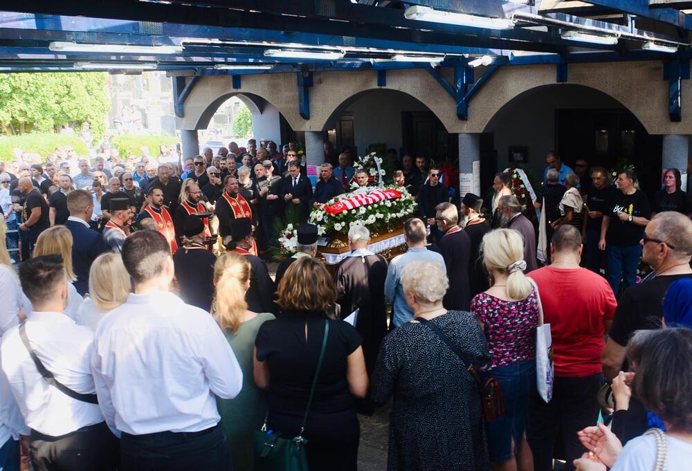 Srbija se oprostila od legende rokenrola Bore Đorđevića | BN