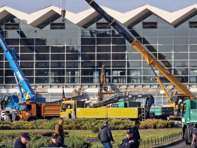 Tragedija: Troje mrtvih u Novom Sadu (VIDEO) | BN