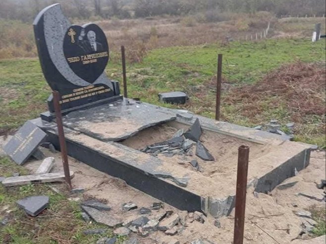 Uništeni spomenici na srpskom groblju u Živinicama | BN