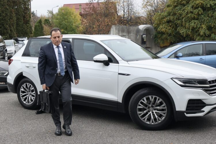 Bivši ministar Selmo Cikotić od danas u zatvoru | BN