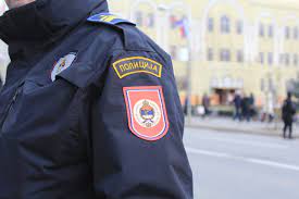 Uhapšen muškarac, uperio pištolj prema policajcima | BN