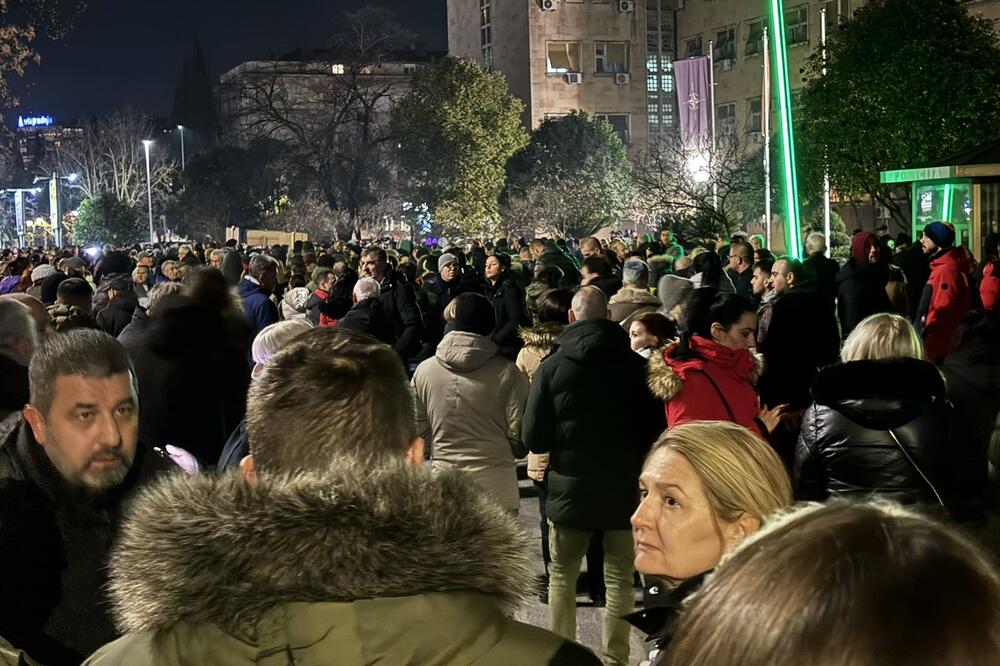 Protest ispred MUP u Podgorici, građani tražili ostavke | BN