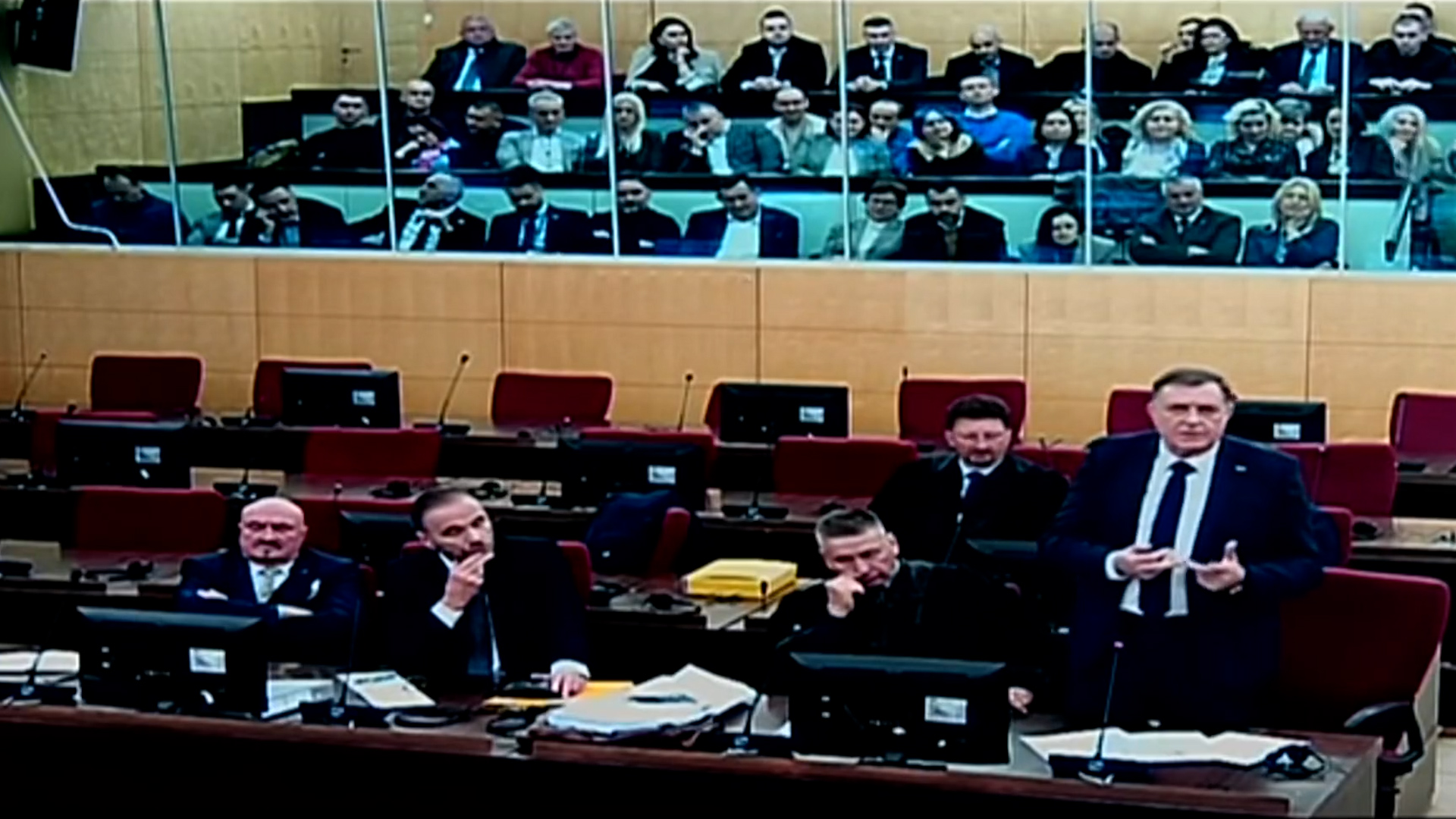 Pogledajte snimak iz suda sa ročišta Dodiku i Lukiću | BN