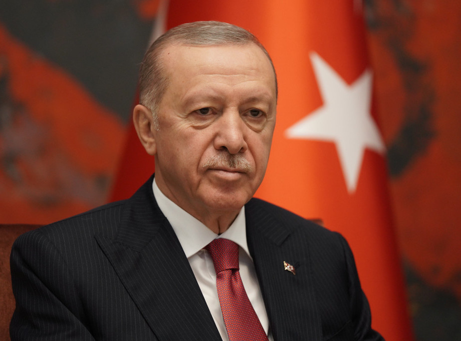 Mlada Turkinja na čelu istetovirala Erdoganove oči | BN