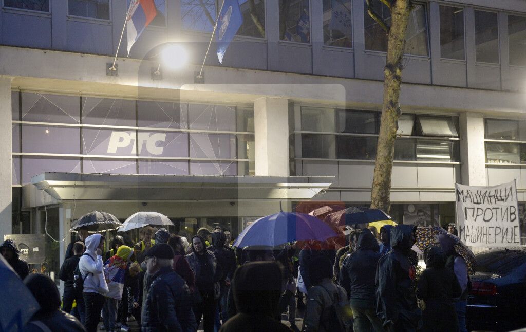 Studenti u blokadi blokirali zgrade RTS i RTV, ima povrijeđenih | BN