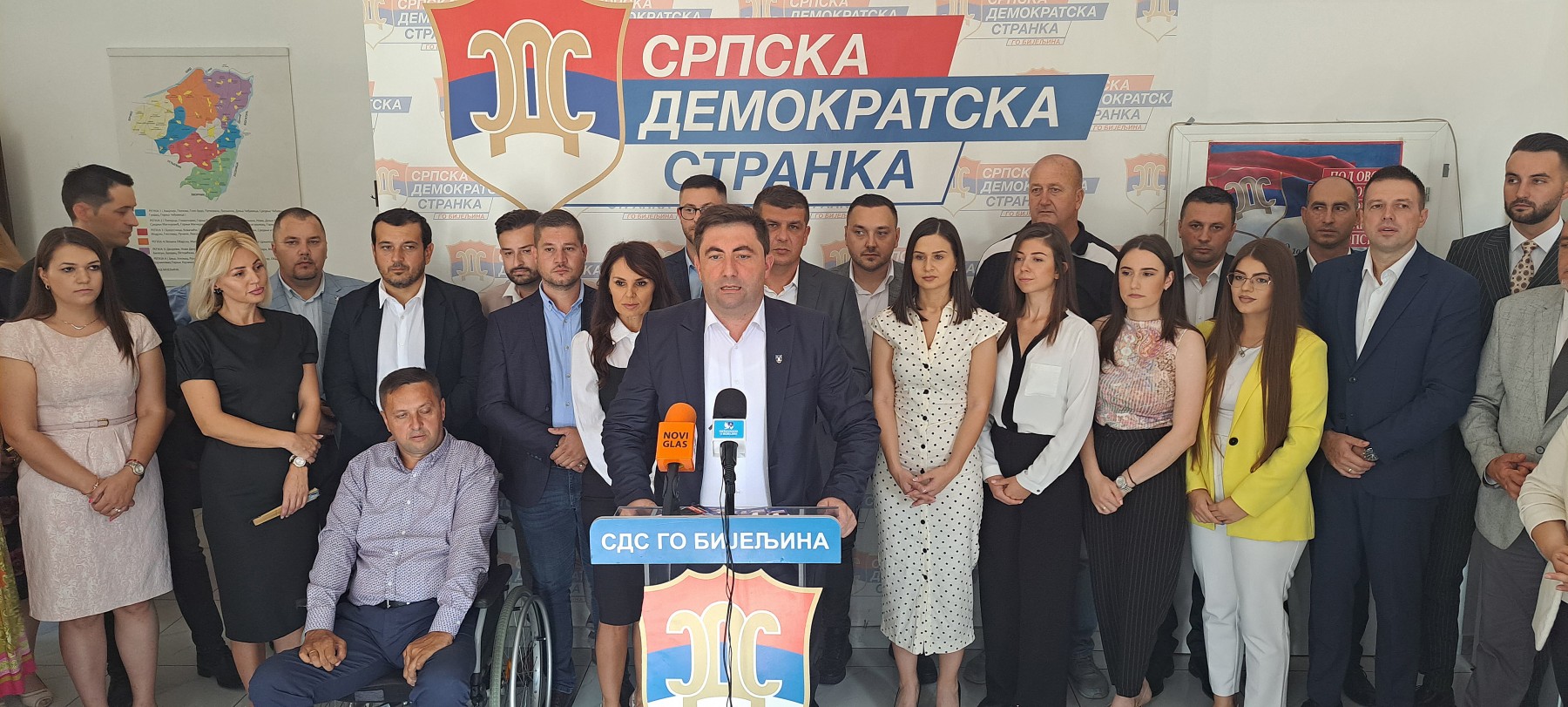 "Ovog puta, igramo malo jače i tvrđe, pa kom obojci, a kom opanci" | BN