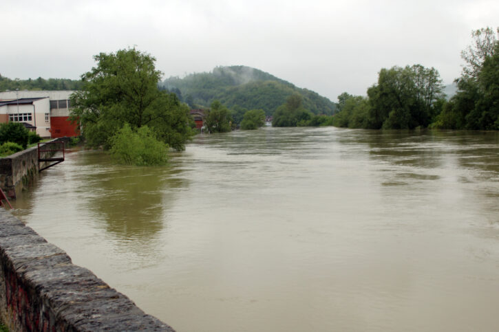 Kostajnica: Ukinuto vanredno stanje odbrane od poplava | BN