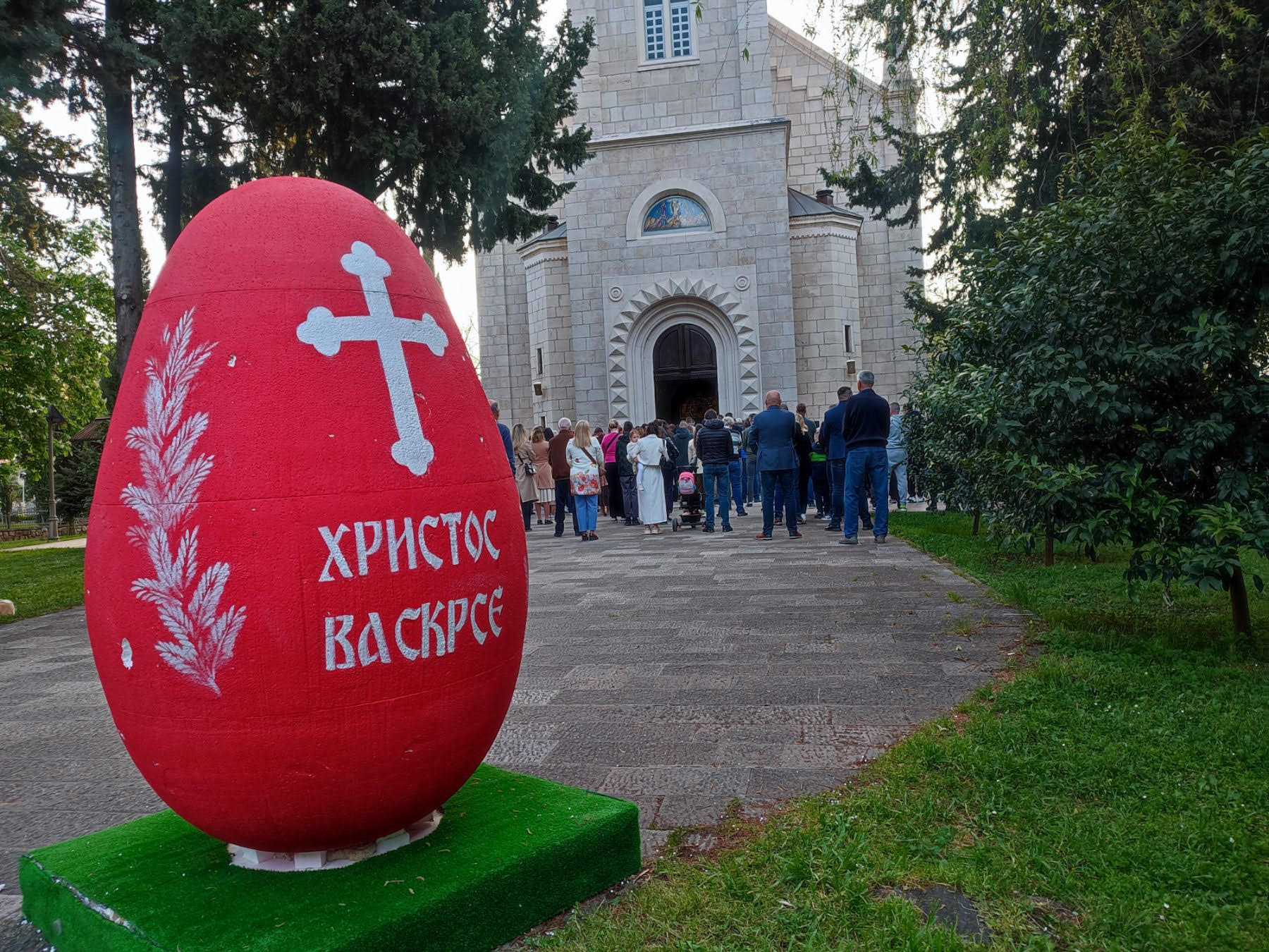 Zvaničnici čestitali najveći hrišćanski praznik - Vaskrs | BN