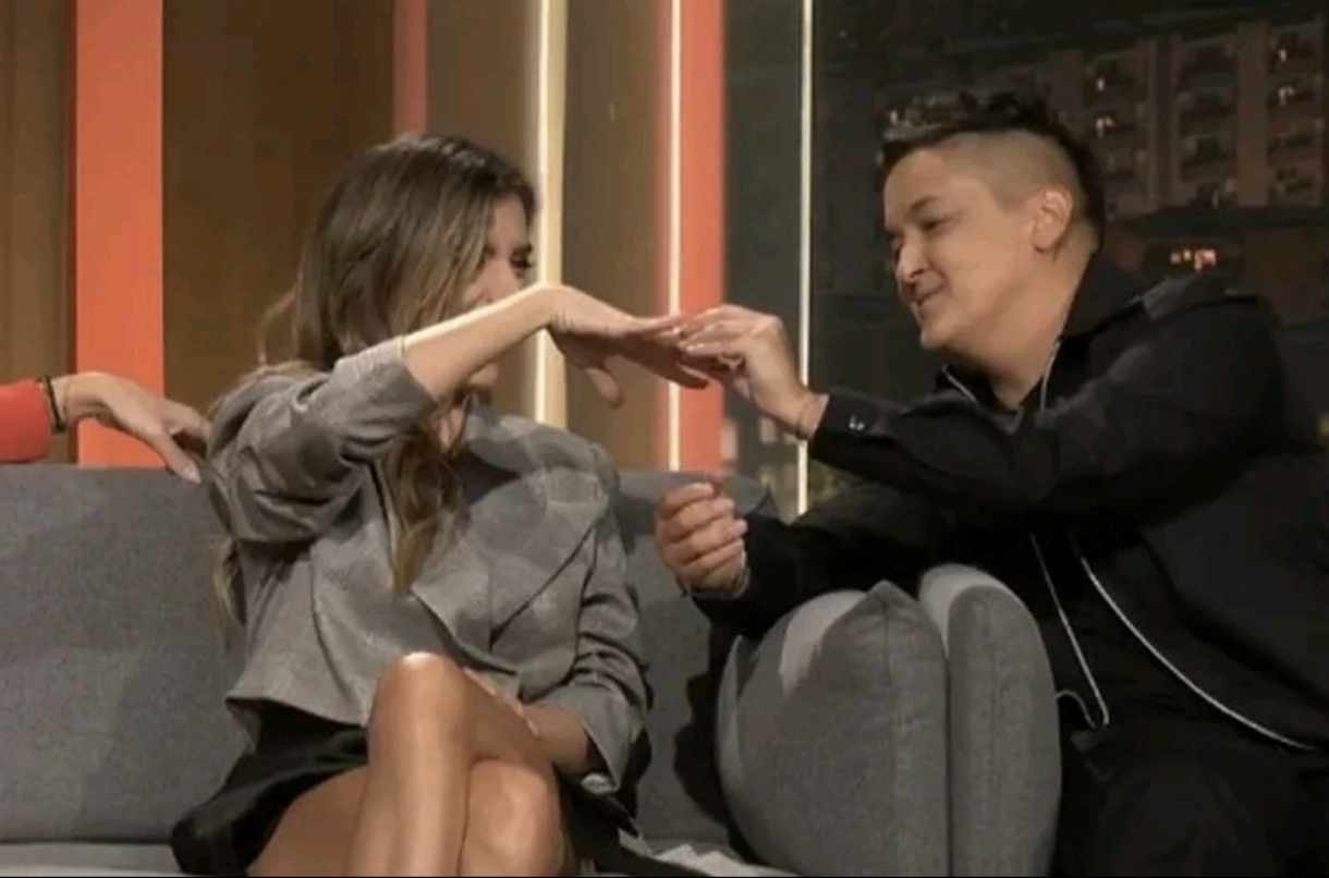 Marija Šerifović zaprosila Jovanu Pajić pred kamerama! | BN