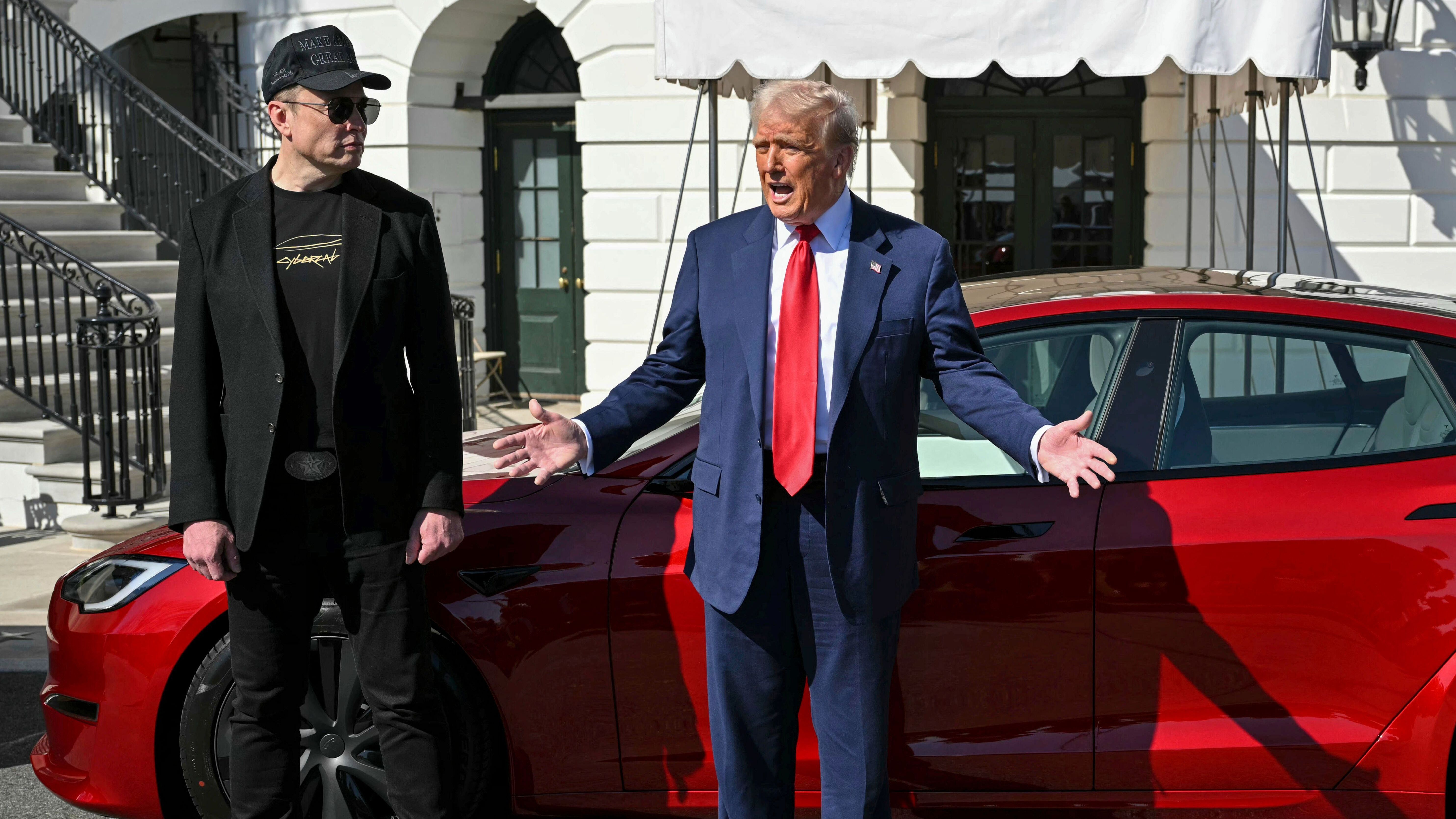 Rezultat sukoba sa Trampom, za 14% pale dionice Tesle | BN