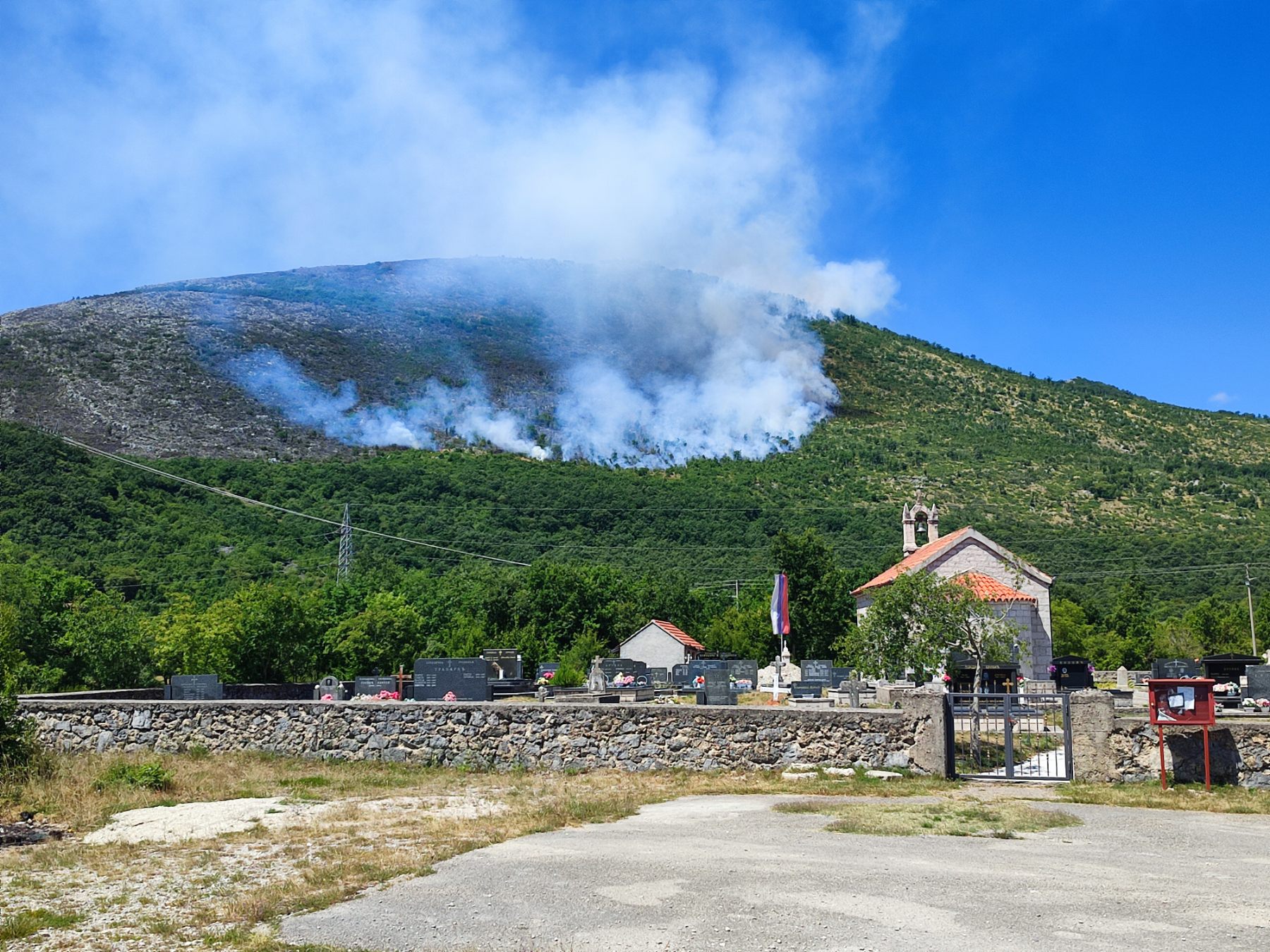 Sve snage usmjerene su na gašenju požara prema Jasenu | BN