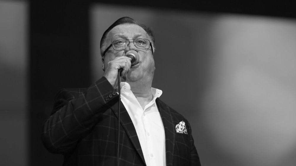 Preminuo legendarni pjevač Halid Bešlić | BN