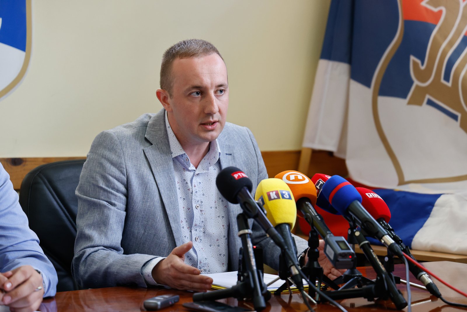 Etleboro.org - Kriminalna hobotnica neće predati vlast demokratskim putem