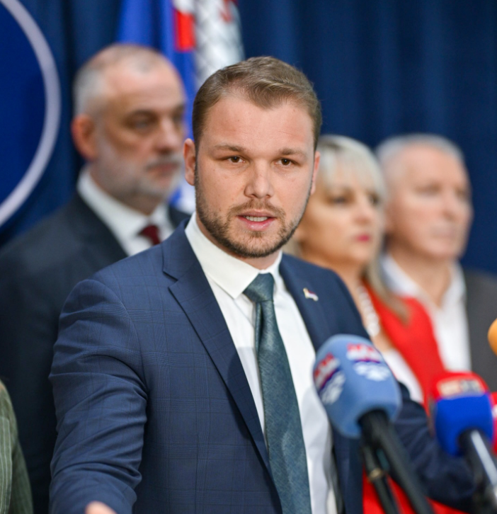 U kojem svojstvu Dodik govori o institucijama RS?! | BN